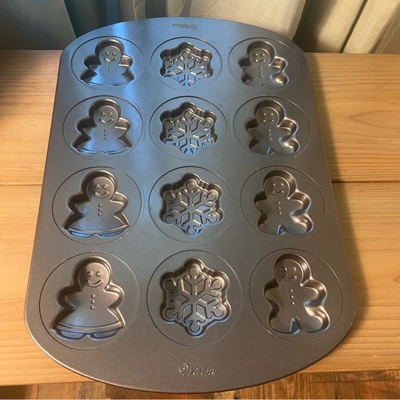 Wilton | Kitchen | Wilton 2cavity Cookie Pan Gingerbread Man Girl ...